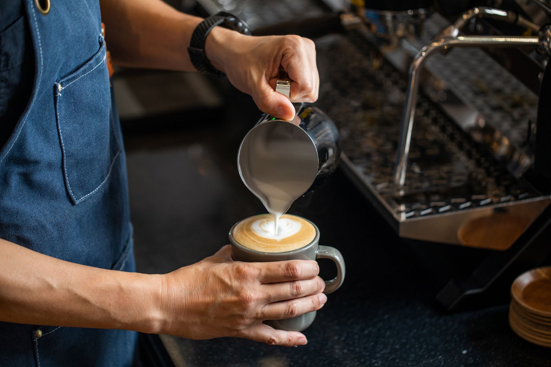 cama café松菸旗艦店「豆留文青」：鍋爐裡翻湧的第四波咖啡浪潮 - VERSE