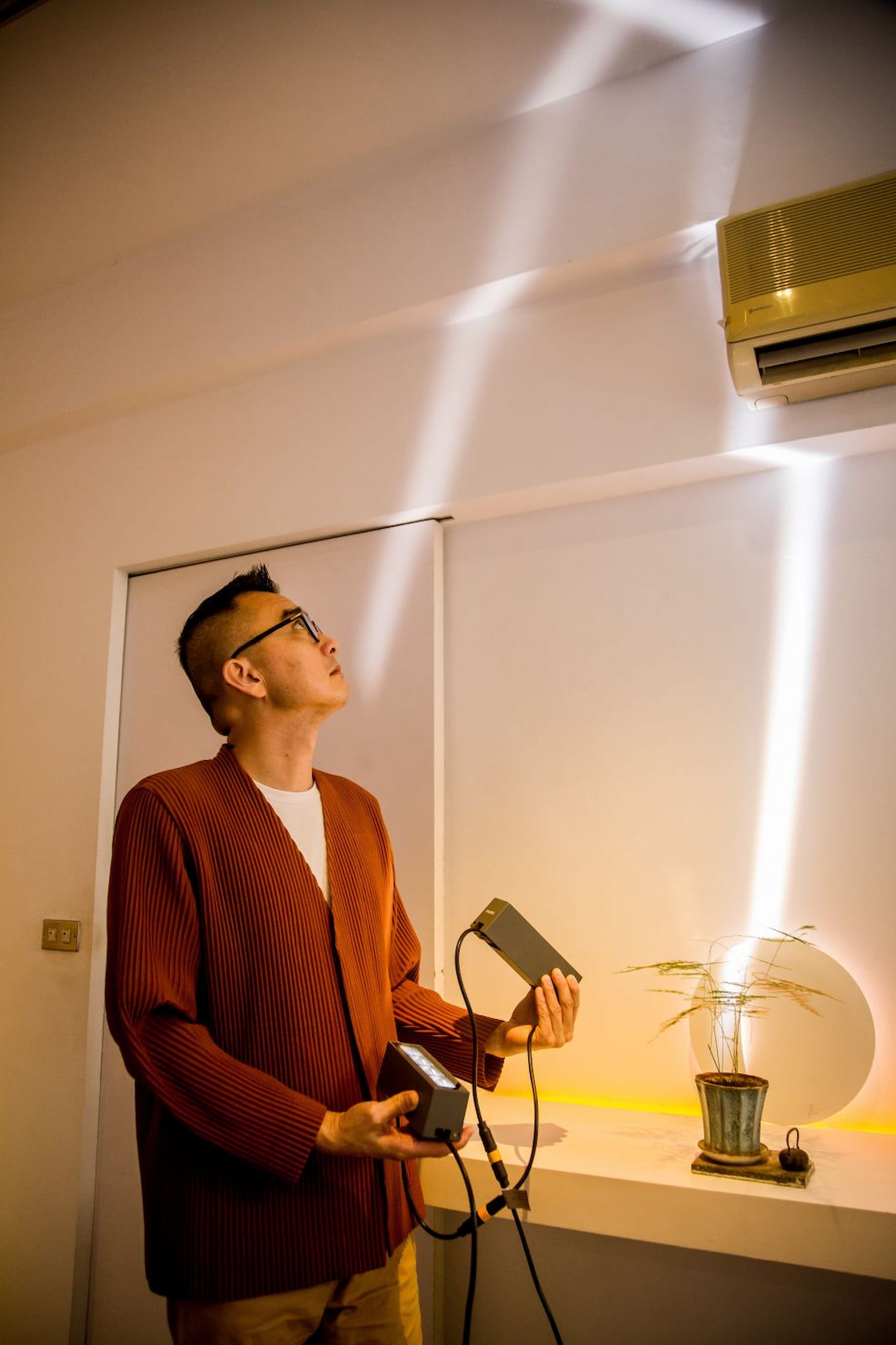 以光，連結詩意：專訪光拓彩通照明創辦人孫啟能 - VERSE