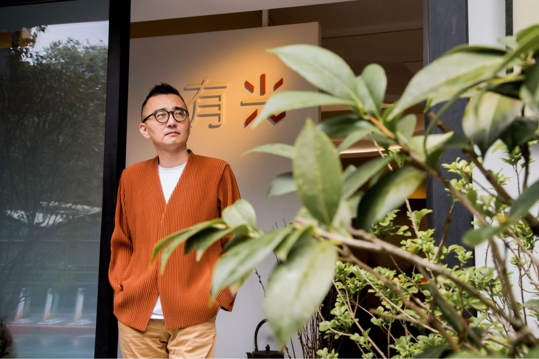 以光，連結詩意：專訪光拓彩通照明創辦人孫啟能 - VERSE