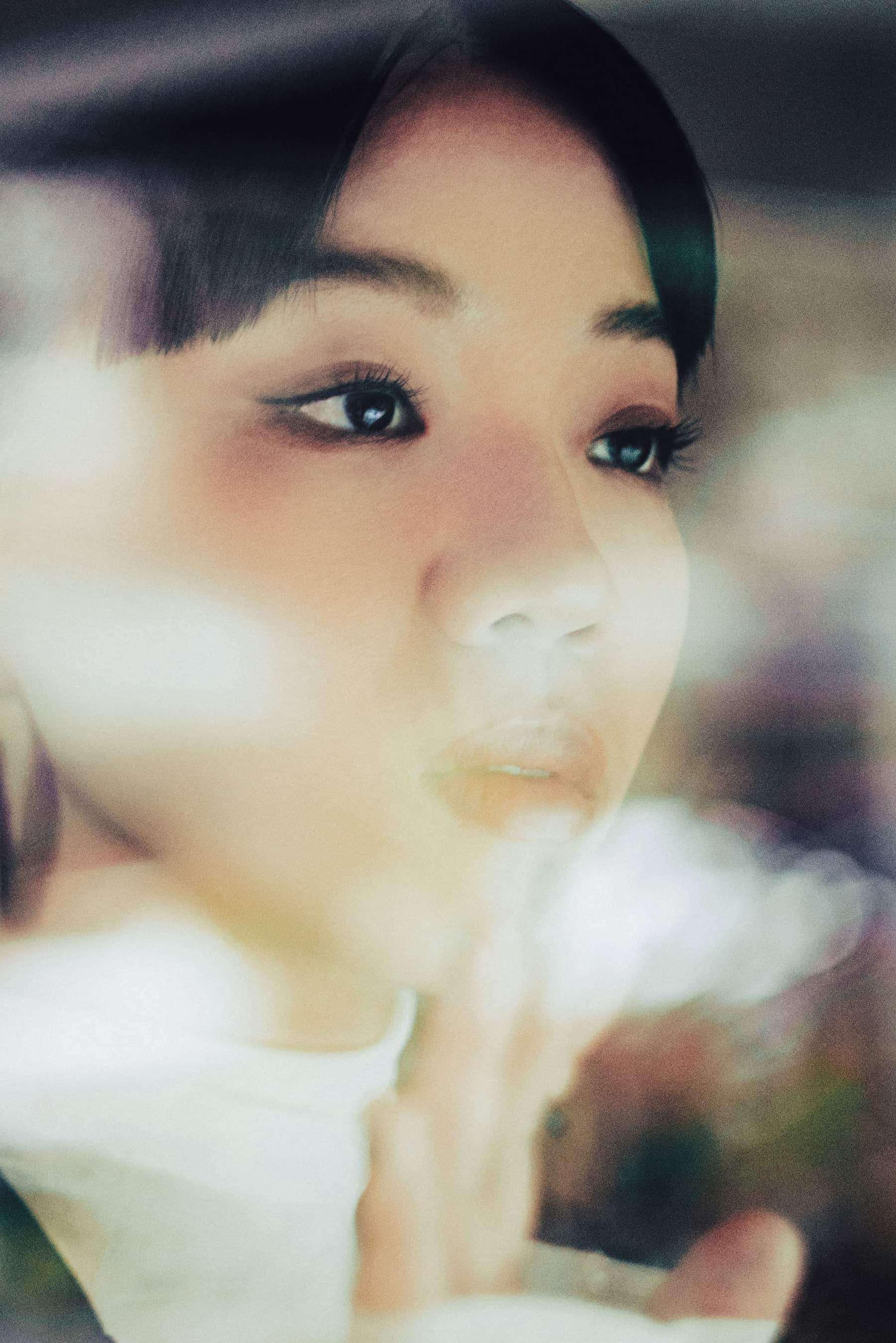 從〈踮起腳尖愛〉到《明室》，洪佩瑜的十年發片之路 - VERSE